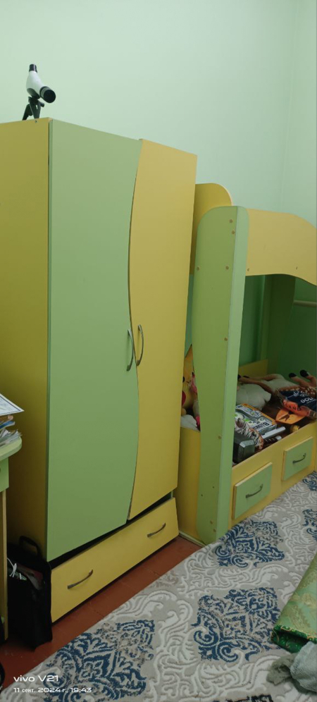 3 та предмет Шкаф, диван, парта хаммаси фабричный яхши холатда