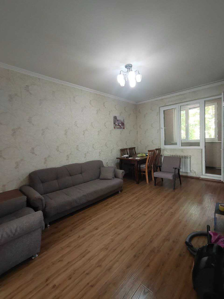 Продается 3ком пер.в 4 ком квартира.Ялангач.Институт Культуры