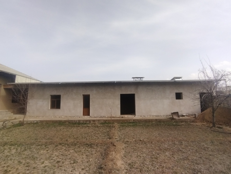Hovli sotiladi Nuratoda
