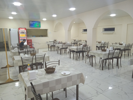 Kafe ijaraga beriladi