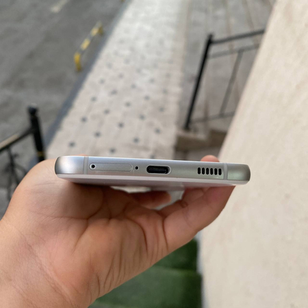 Samsung s 21 FE.