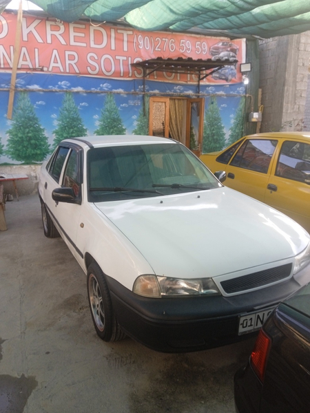 Nexia 1 oq rang xolati zor