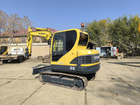 Ekskavator sotiladi sotiladi hyundai 55w. Yili 2012. Motochas 18200
