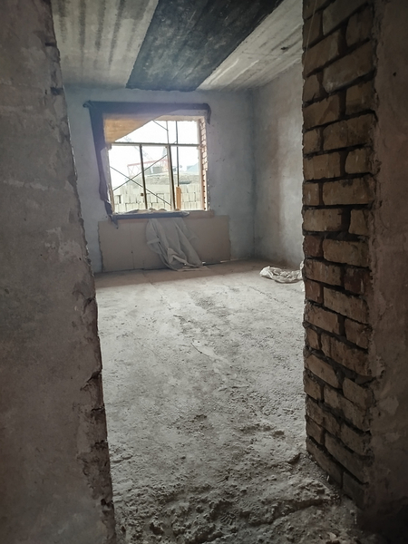 Срочно продается новостройка коротка улица Иззат
