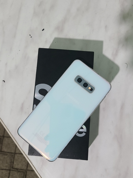 Samsung s10e holati zor
