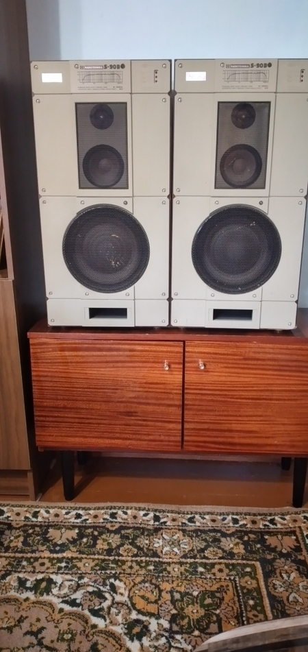 Акустические системы  S90B,в хорошем состоянии.
