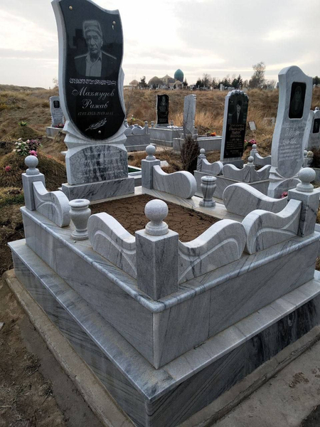 Памятники, Ёдгорликлар