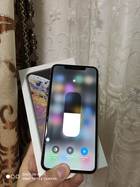 Iphone Xs Max holqti yaxwi rasmga yaxwilab qarelaa kar dok bor