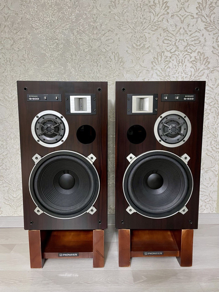 Продам Pioneer s933