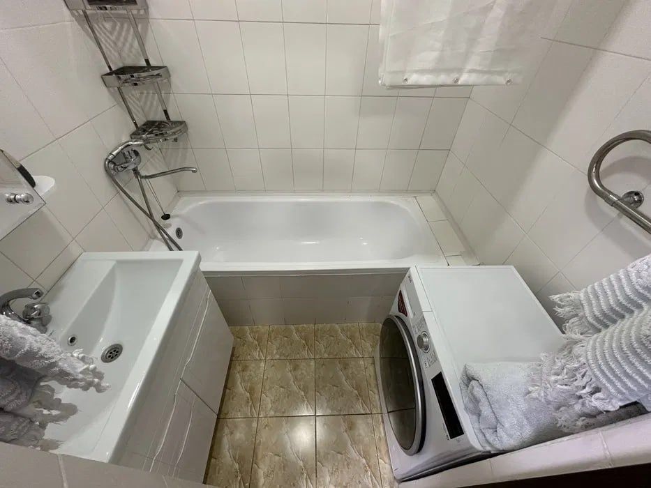 Сотилади. Сергели 5а.  3/4/7. 60м²