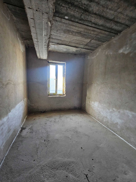 3 xonali 90m² 7-qavat sotiladi.