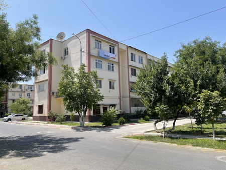 Продаётся.   1-комнатная в кирпичном доме.   Куйлюк.  2 массив
