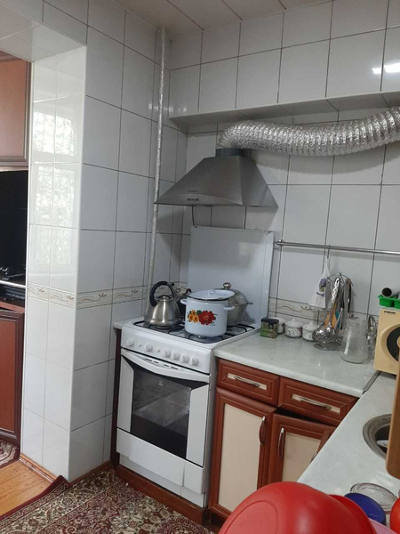 Продам 4/4/4 в центре  Ц-4 Карзинка Шедевр