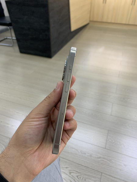 15 pro 256 natural titanium