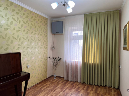Продается 4/4/9 на Госпитальном , 100м2