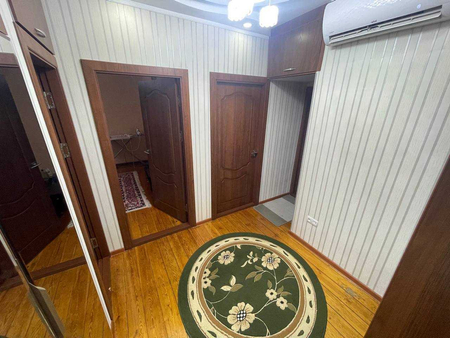 Срочно!!!Продается  квартира:  Юнусабад 18 - 3/4/4 Кирпичный дом