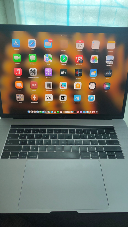 Macbook pro i7 16/ 512