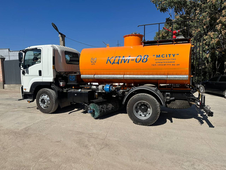 Поливомоечная дорожная машина– (кдм 8) 8000-л На базе шасси Isuzu FVR