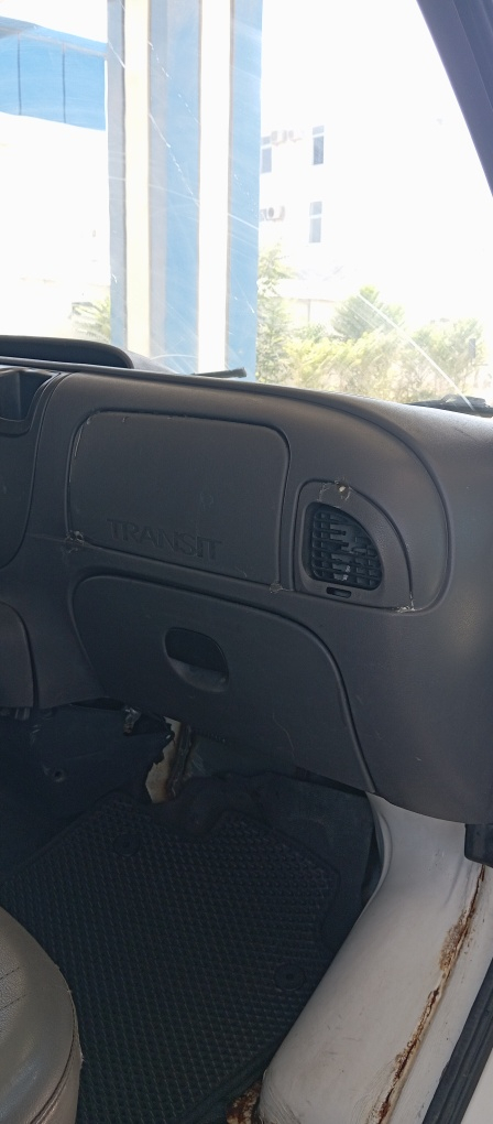 Ford sotiladi tranzit