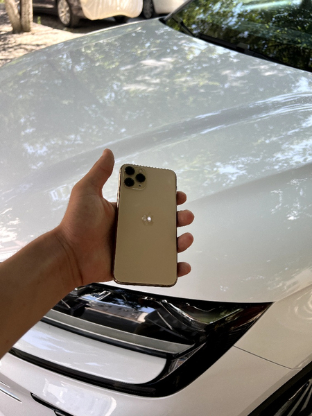 Iphone 11 pro gold