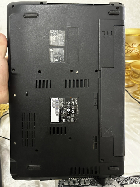 Acer aspire 5749 B960 sotiladi!