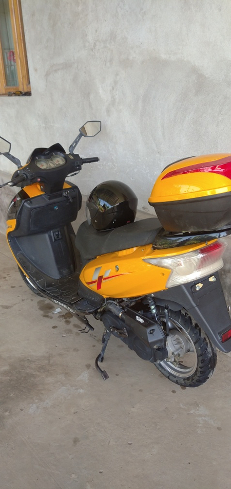 Skuter RealMoto sotiladi