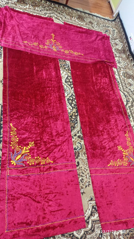 Duxoba parda ishlatilgan
