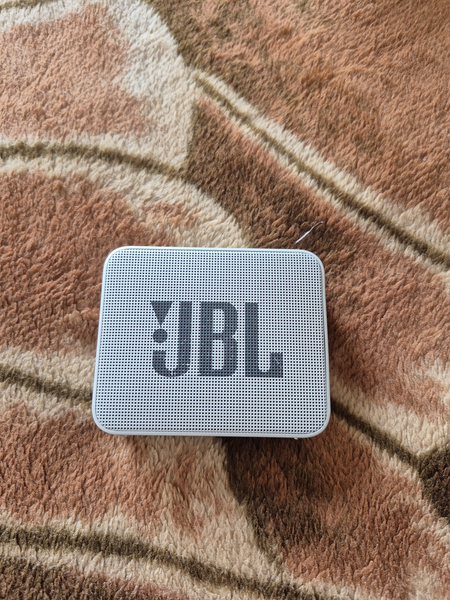 Продаётся колонка JBL go 2