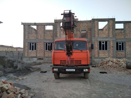 Avtokran Kamaz Ivonaves 25T 21.7 M