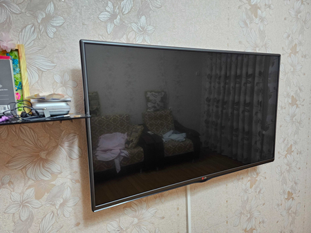 Продается телевизор LG 43 (3D)