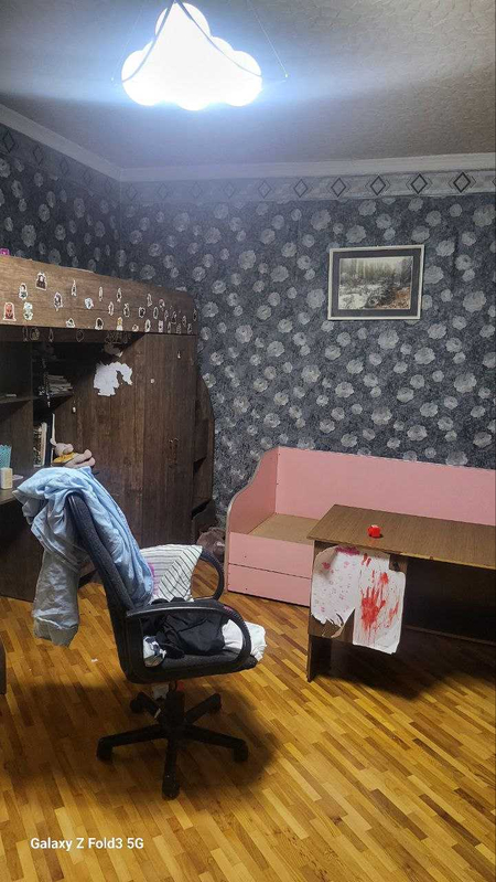 Двухэтажный дом в Яшнободе с гаражом и баней-сауной, требуется ремонт