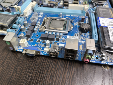 Gigabyte H61+ i5 2500+8Gb