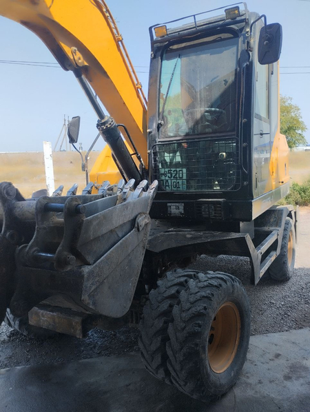 Ekskavatr alo darajada balonlari yaxshi