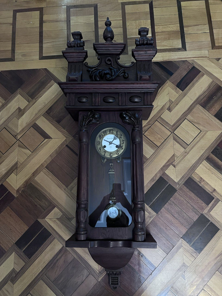 Продам старинные часы