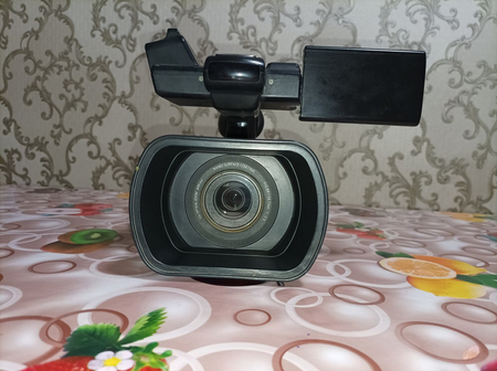 AG-90 
Satiladi
Narxi: 550$
2ta batareyka kameraga
1ta batareyka praje