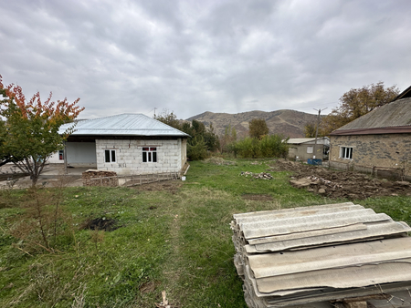 Turar joy dacha uchun tayyor uyi bor