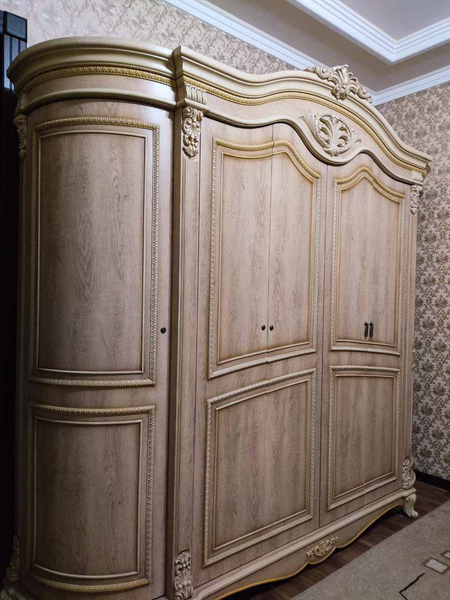 Mebel sotiladi Srochni