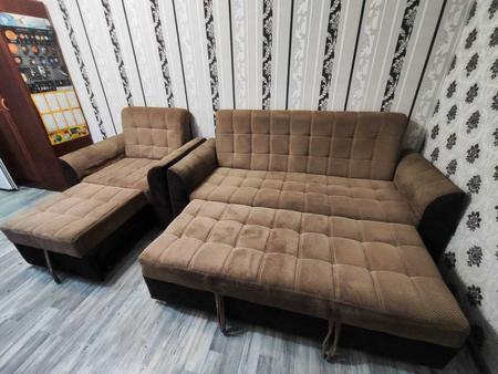 Диван-кровать и одно раскладное кресло
