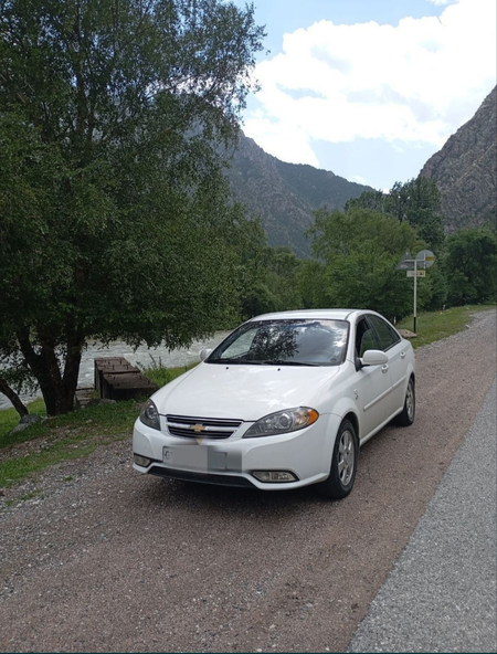 Lacetti gentra qilingan