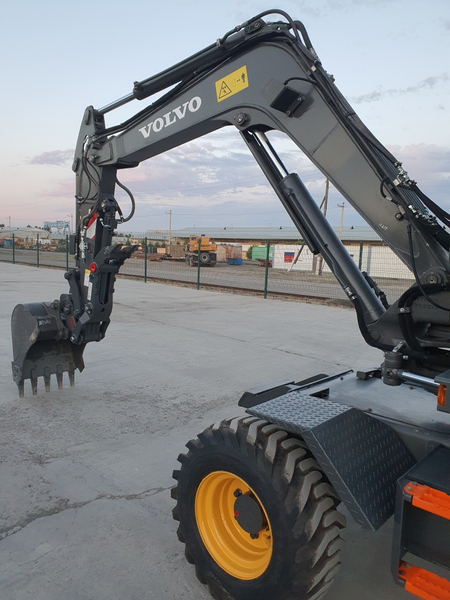 Экскаватор EW60E