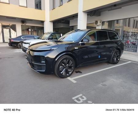 Li Xiang L9 Ultra black orange