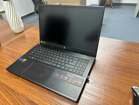 Продам свой ноутбук Acer Nitro V 15  i7-13620h в идеальном состояние
