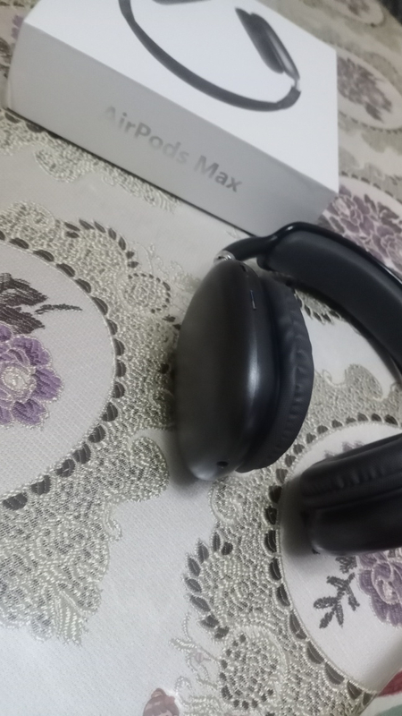 Air pods max        .