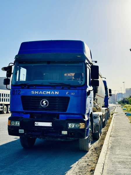 Shacman F 2000 (sementavoz)