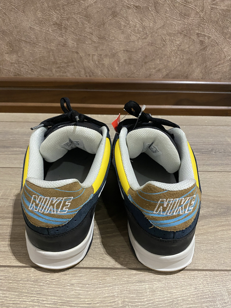 Nike krossovki London