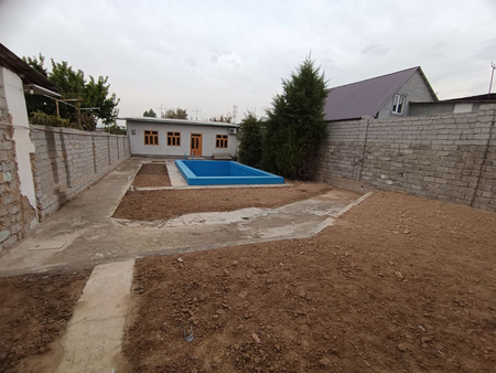 Своя Алишеробод  Учгоз маркаси 4 сотох ховли сотилади срочно келишамиз