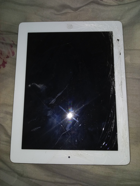 iPad 2019 ekrani buzilgan