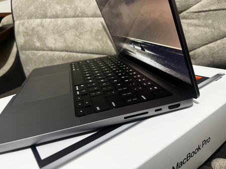 Macbook Pro 14 inch 16/512