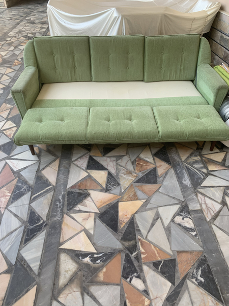 Mebel sotiladi divan