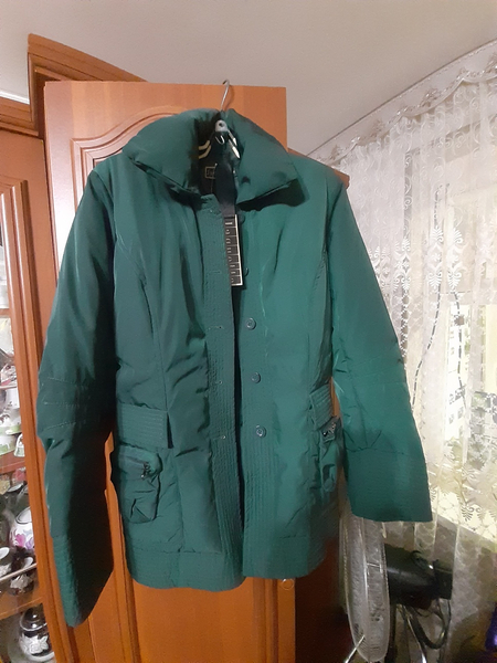 Продаю новую женскую куртку